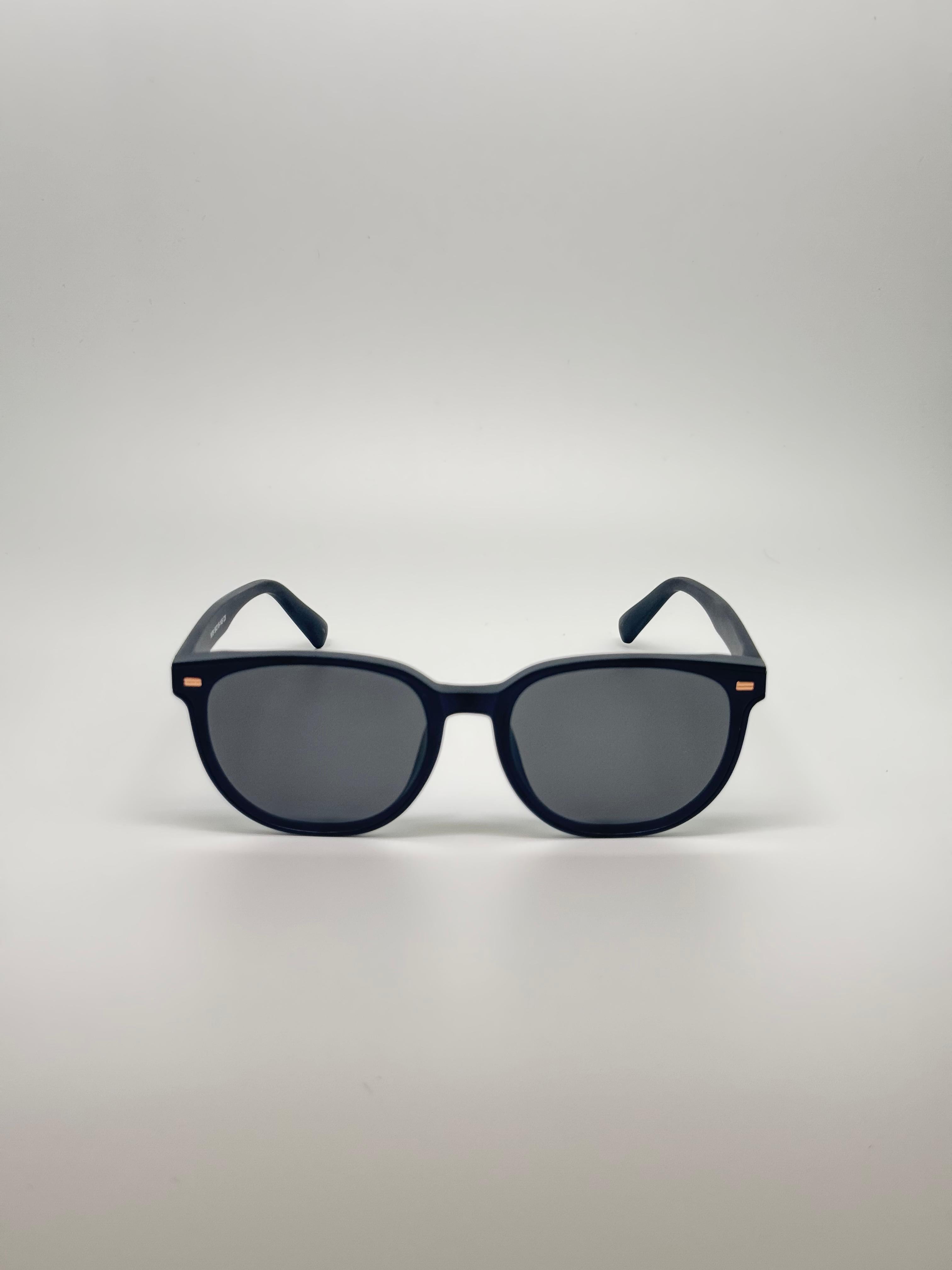 GLASO – Orla Maxen Eyewear